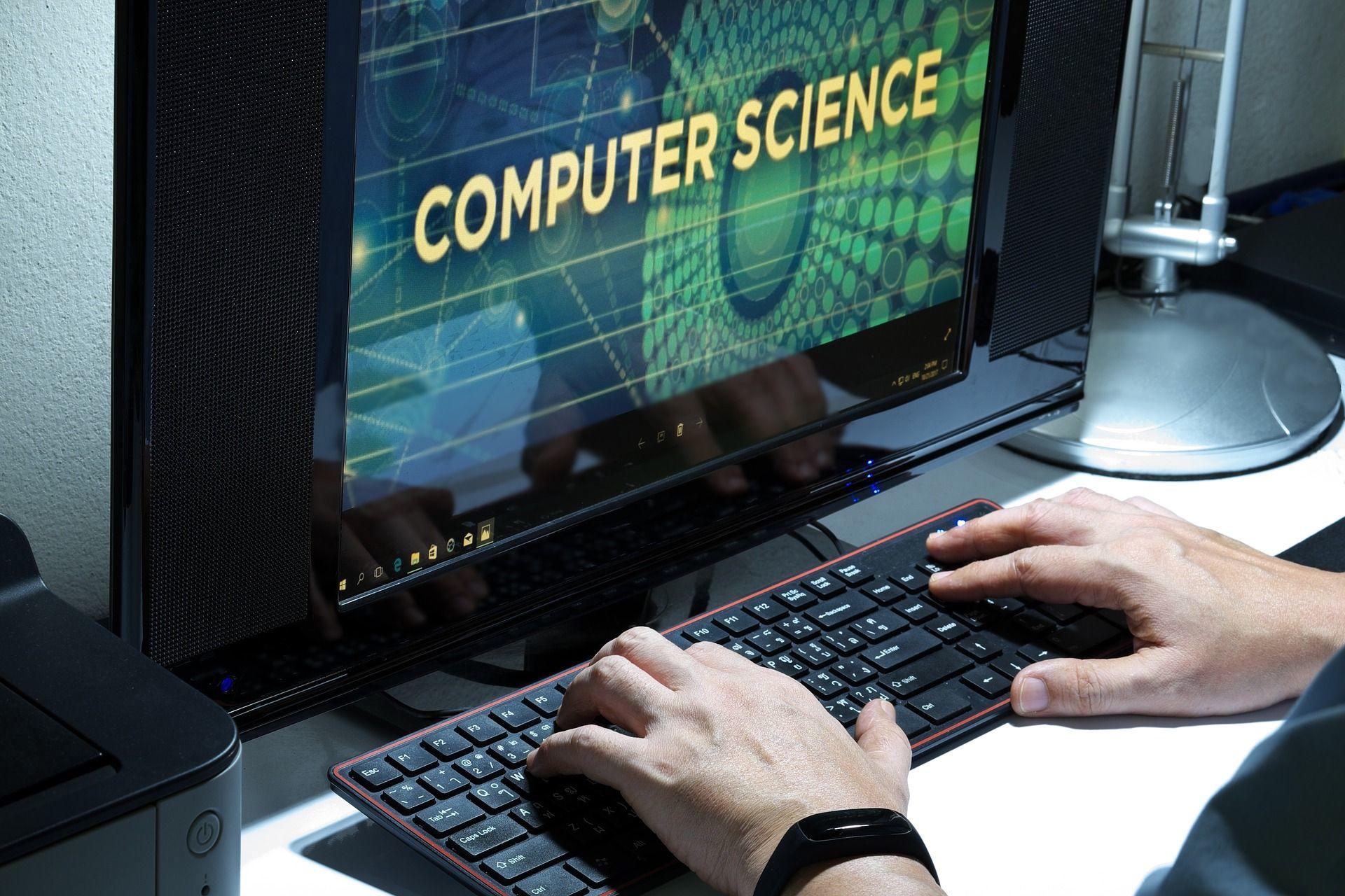 Mathematik & Informatik - die wichtigsten Bezugspunkte