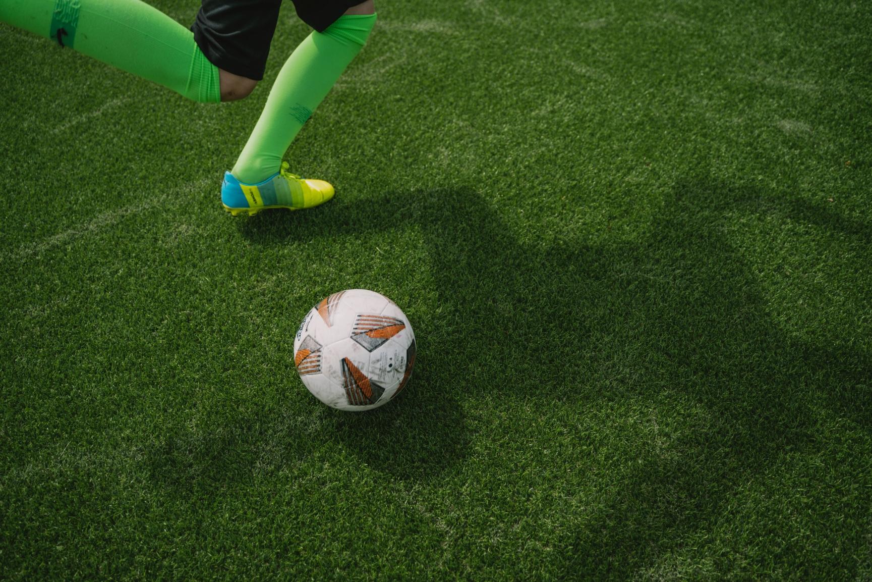 Fußballregeln leicht erklärt: Von Aufstellung bis Verlängerung